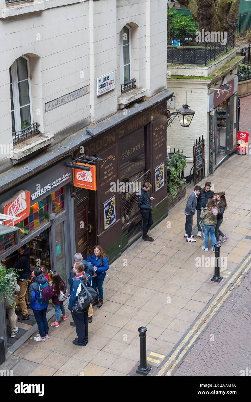 Fast food shop hi-res stock photography and images - Alamy