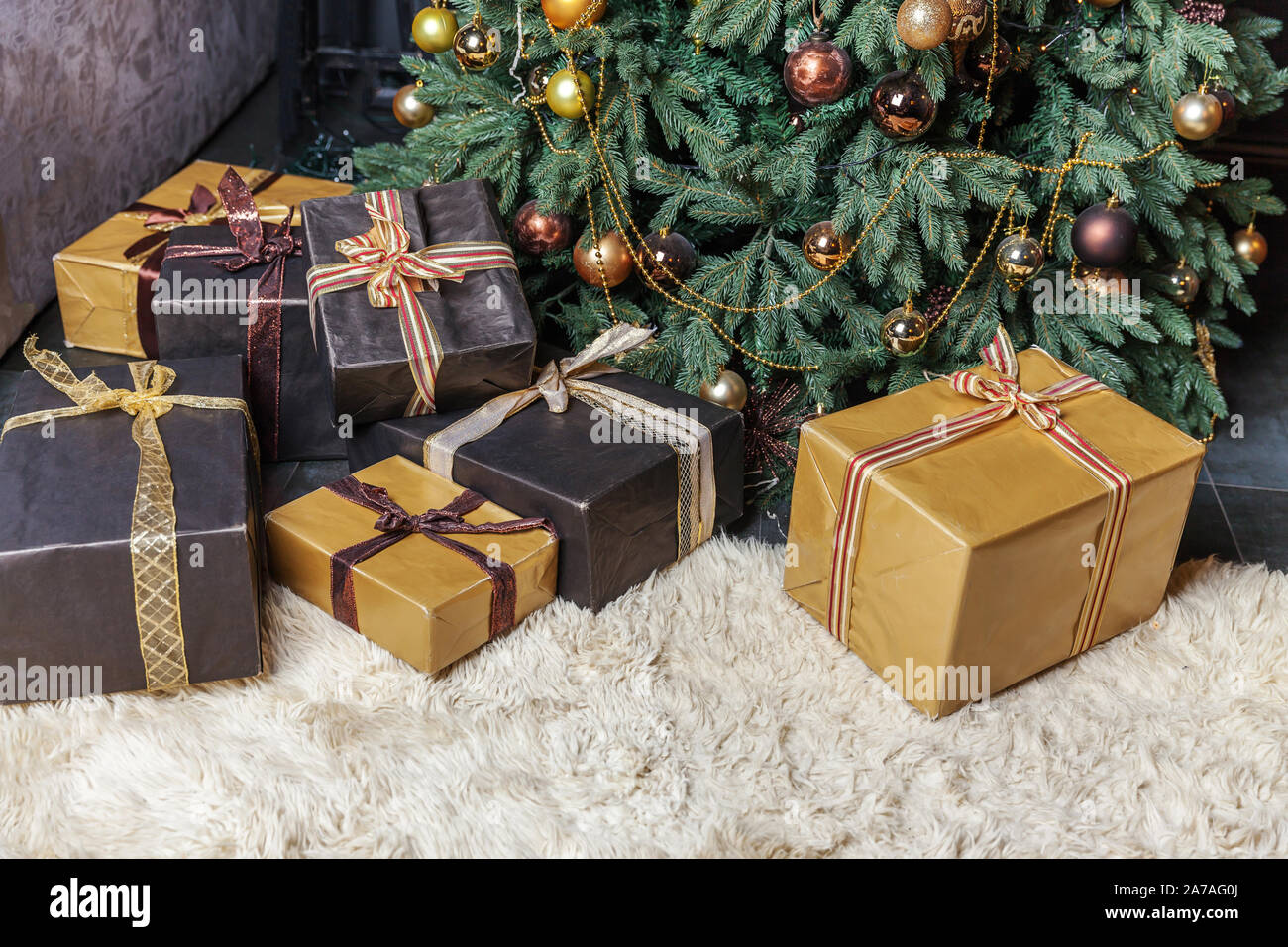 Shiny Christmas Tree Gift Boxes High Resolution Stock Photography and ...