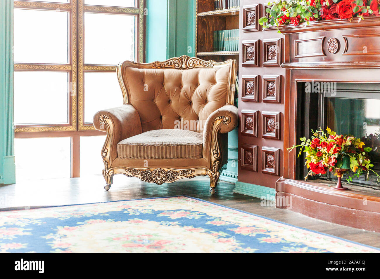 Luxury classic interior of home library. Sitting room with bookshelf ...