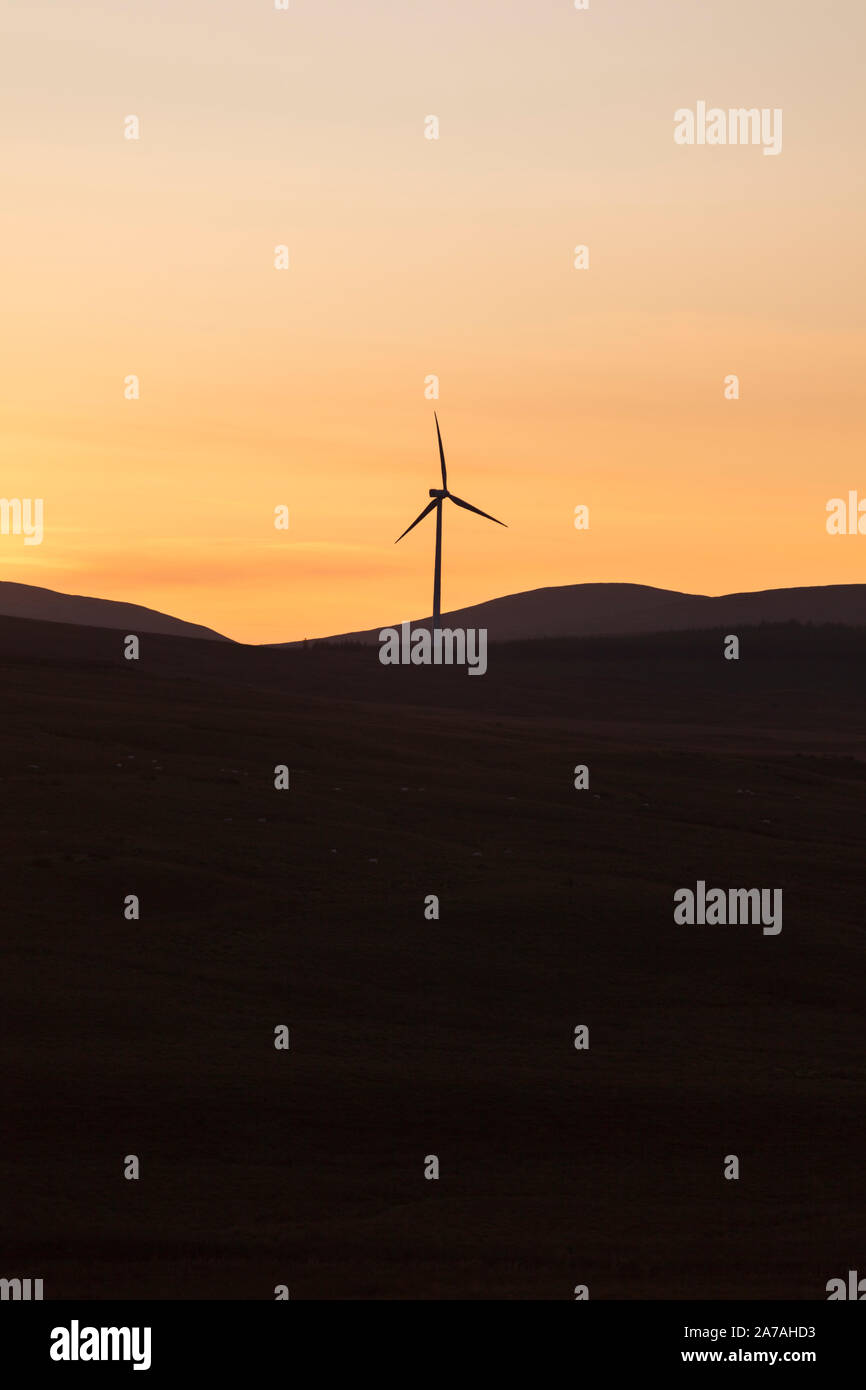 Onshore wind farm uk sunset hi-res stock photography and images - Alamy