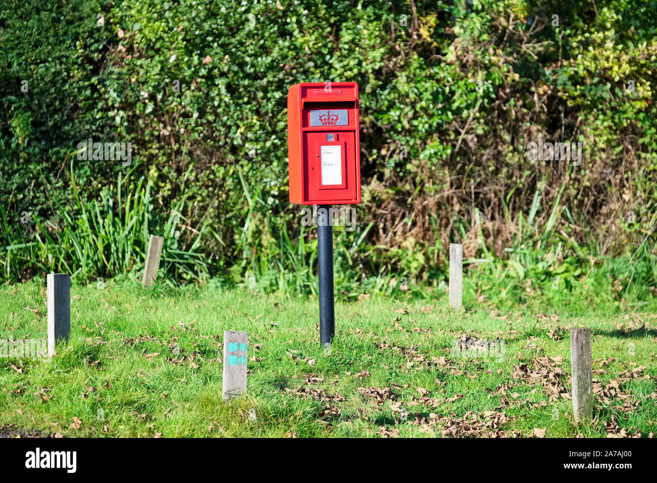 Hidden postbox hi-res stock photography and images - Alamy