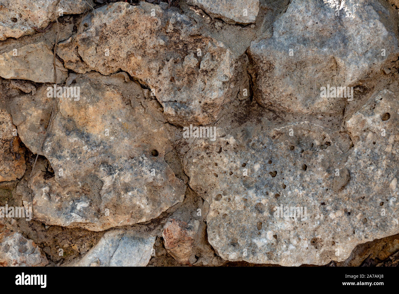 Fractured limestone hi-res stock photography and images - Alamy