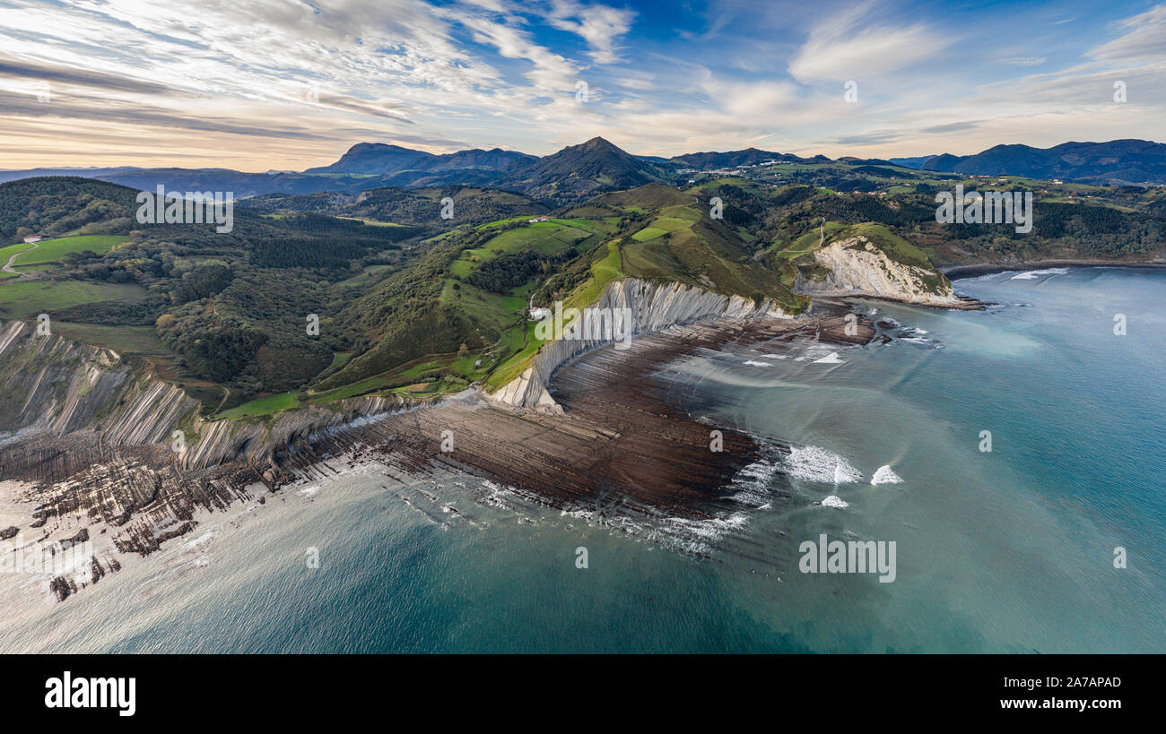 Zumaia flysch geological strata in Sakoneta beach, Basque Country Stock ...