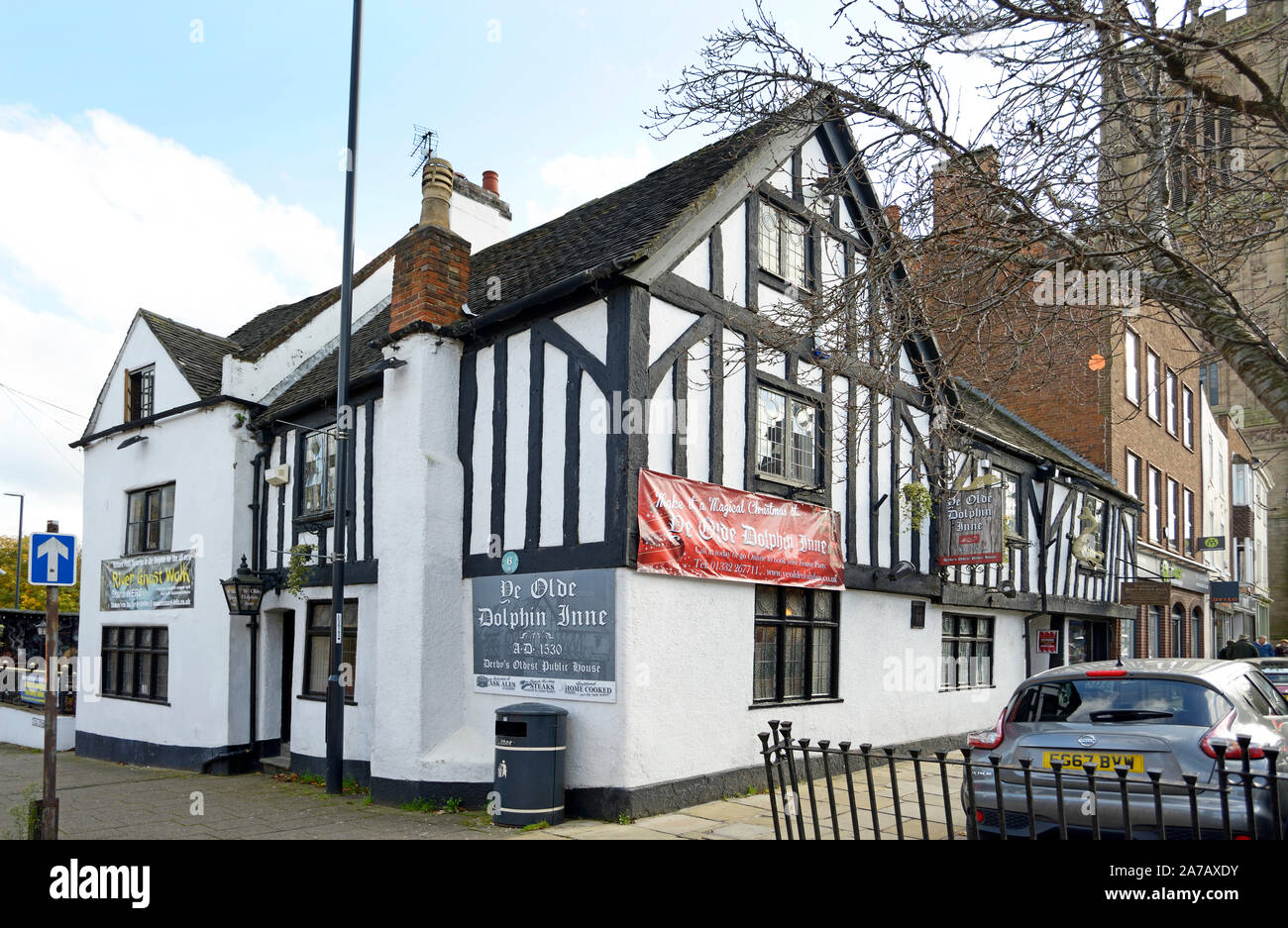 Ye Olde Dolphin Inne, Derby. Tudor style Stock Photo - Alamy