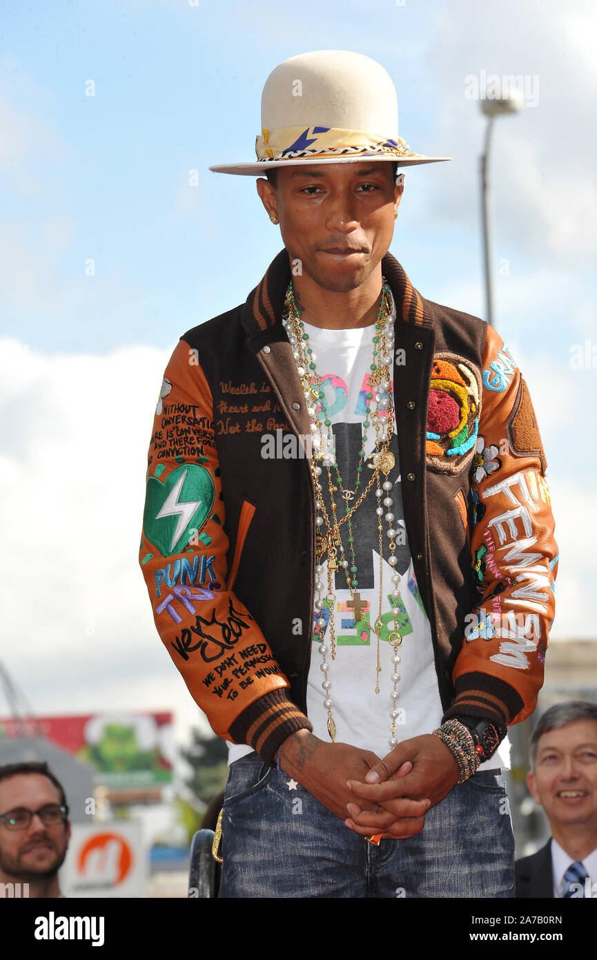 LOS ANGELES, CA - DECEMBER 4, 2014: Singer/songwriter Pharrell Williams ...
