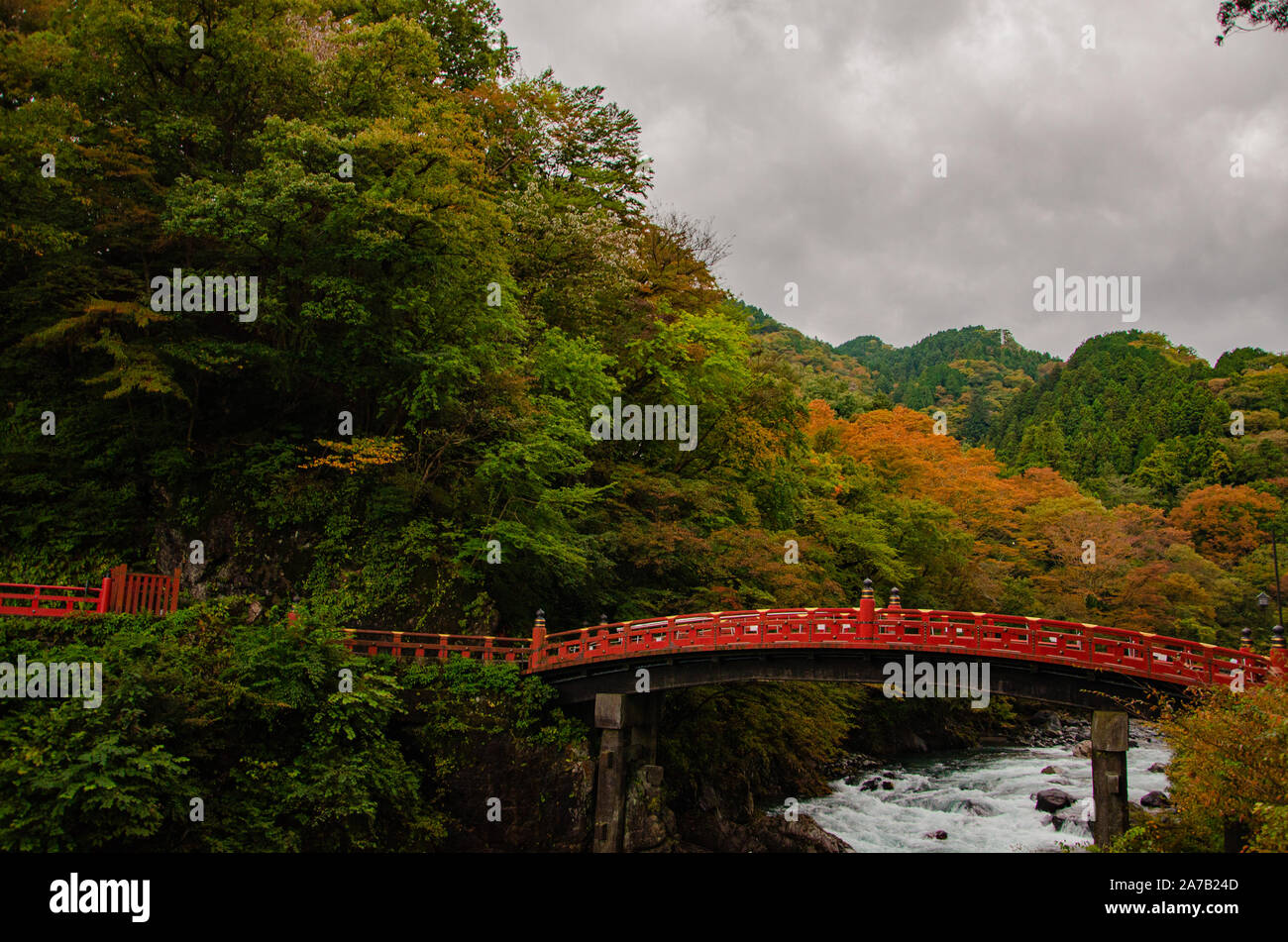 Traditional japanese bridges hi-res stock photography and images - Alamy