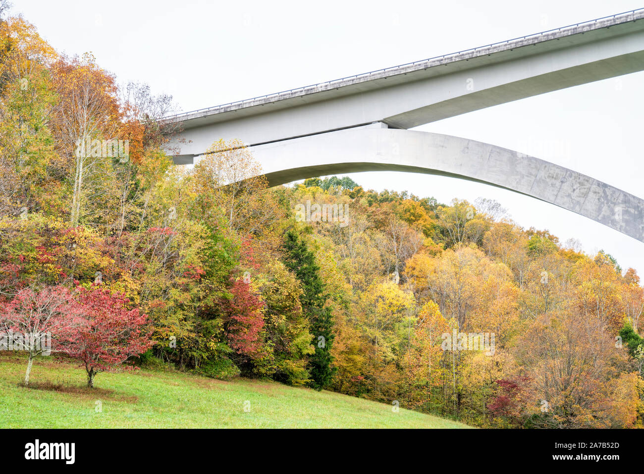 detail of Double Arch Bridge at Natchez Trace Parkway near Franklin, TN ...