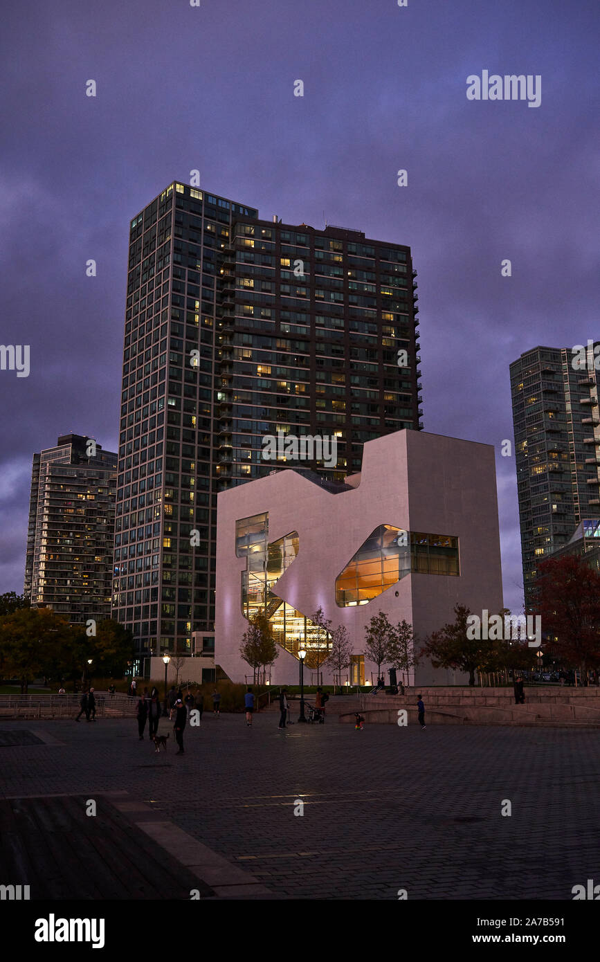 Hunters Point Community Library, designed by Steven Holl Architects ...