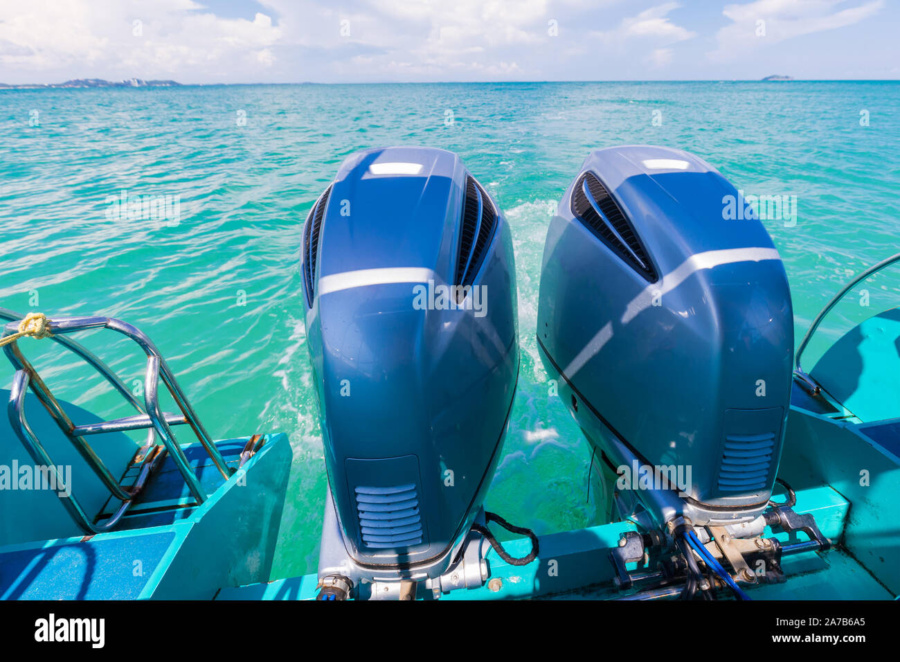 Back view sea from speedboat hi-res stock photography and images - Alamy