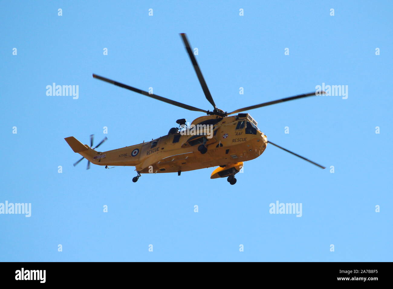 Royal air force sea king har3 search and rescue helicopter hi-res stock ...