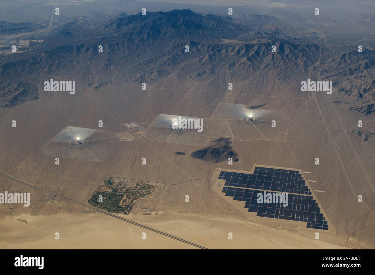 Crescent dunes solar hi-res stock photography and images - Alamy