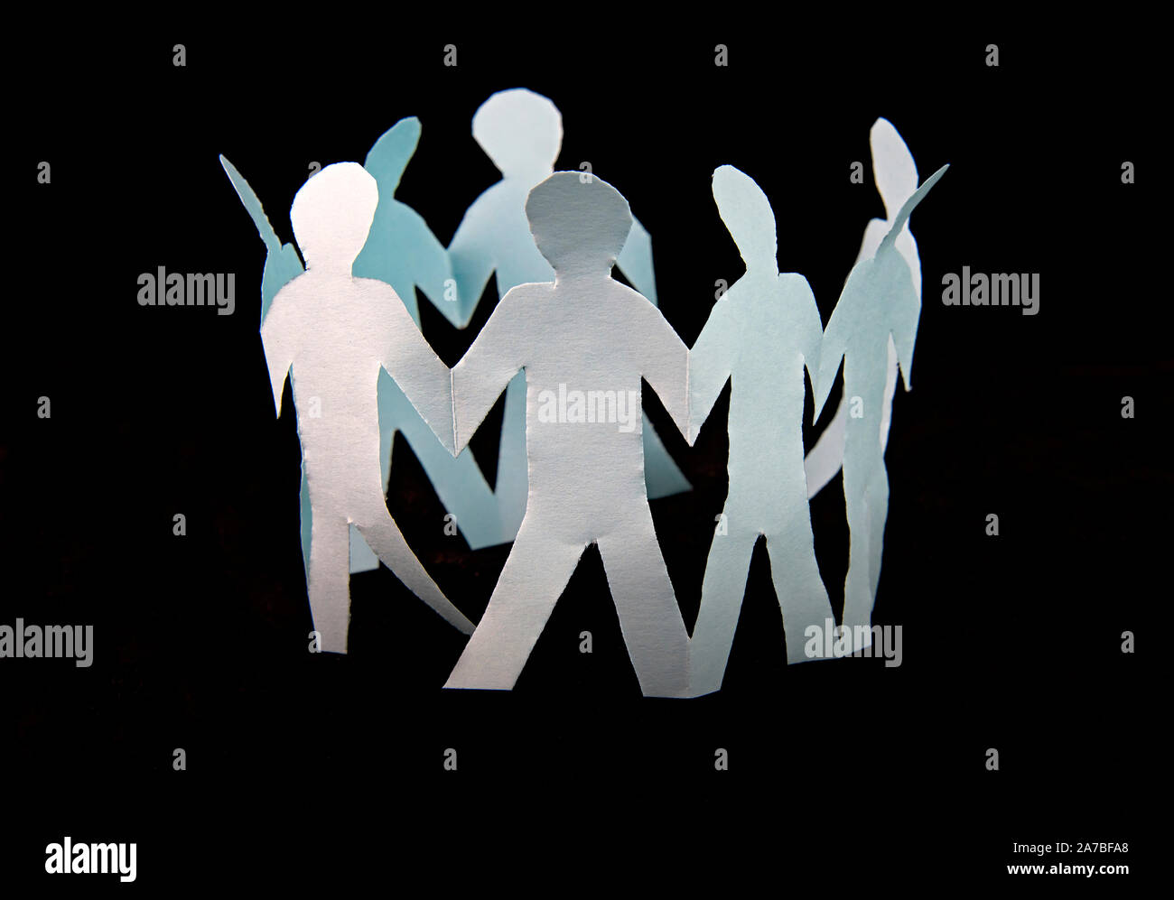 Human chain holding hands hi-res stock photography and images - Alamy