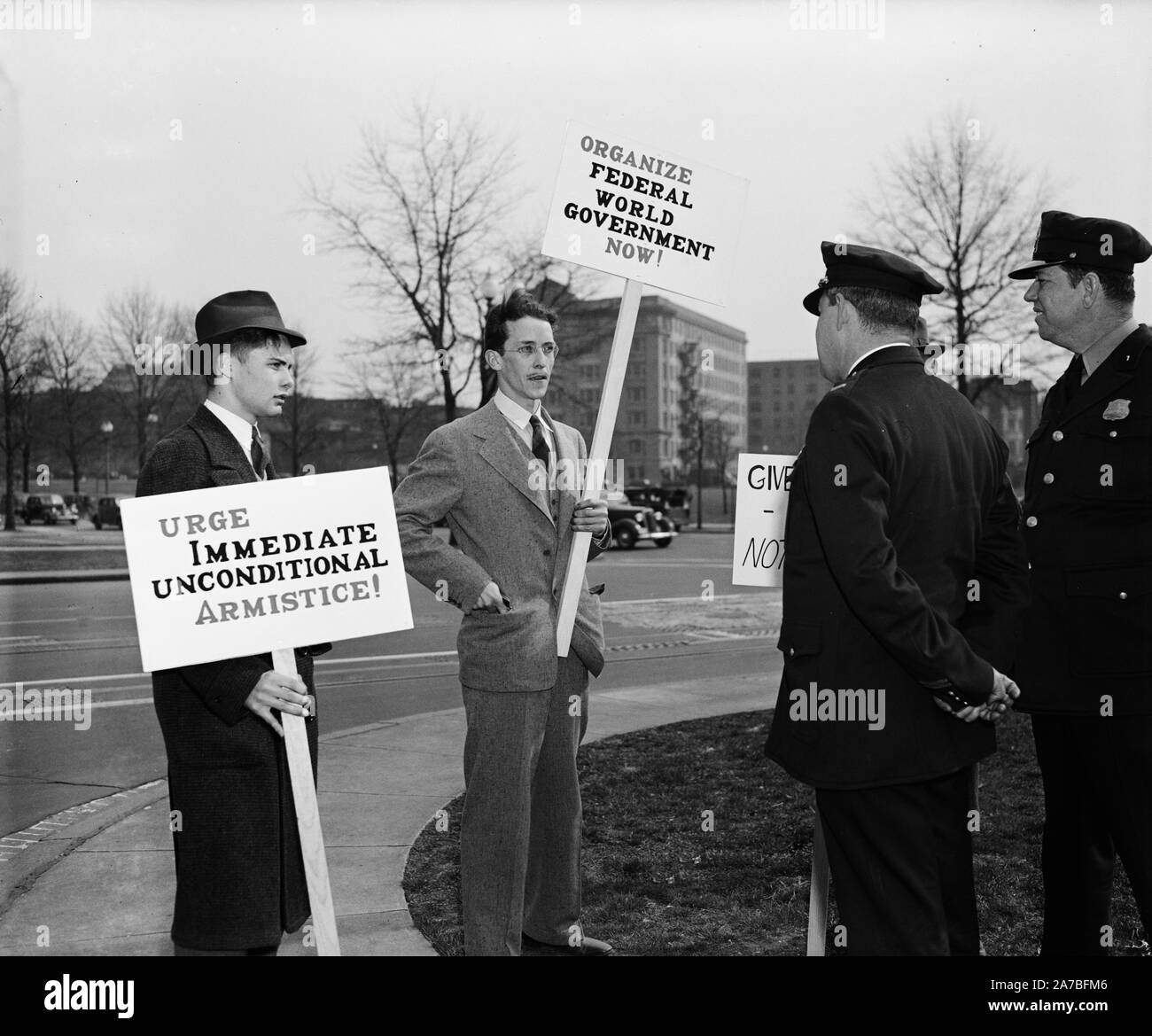 Washington police encounter anti-war protesters and one world ...