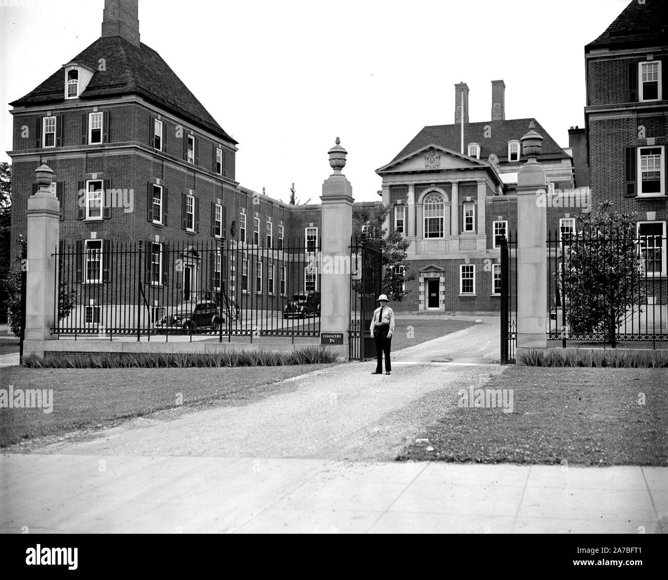 British embassy washington 1940s hi-res stock photography and images ...