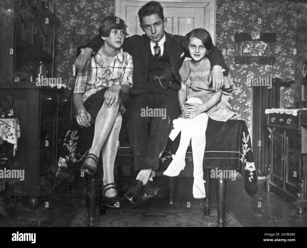 Childhood photo of eva braun hi-res stock photography and images - Alamy