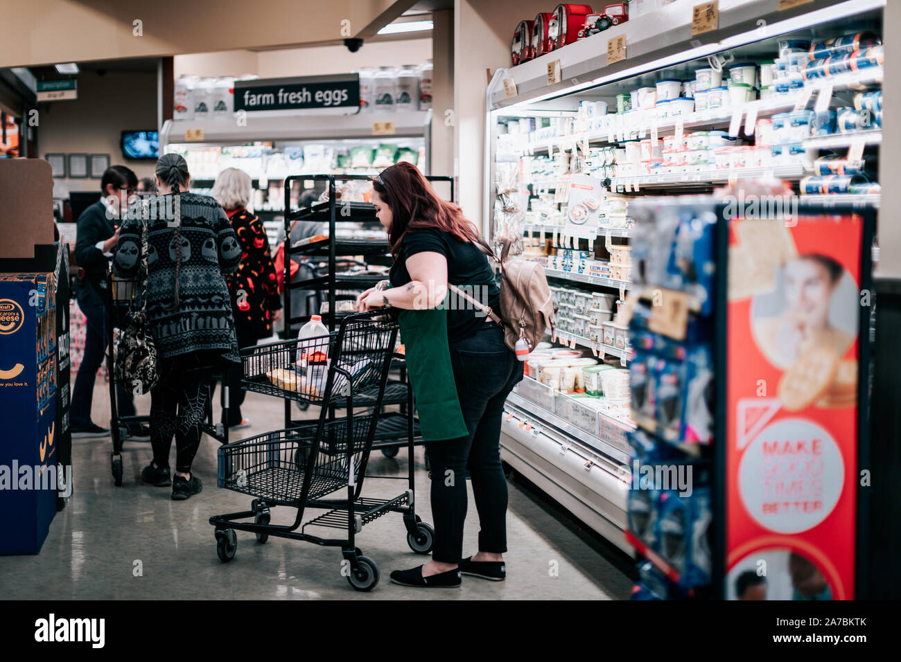 Beaverton, Oregon - Oct 31, 2019 : Customers shopping at Safeway ...