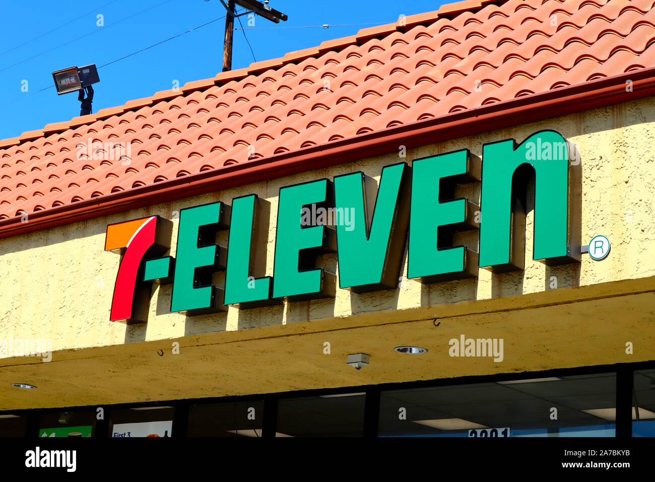 7-ELEVEN Sign, the famous convenience Store Food Stock Photo - Alamy