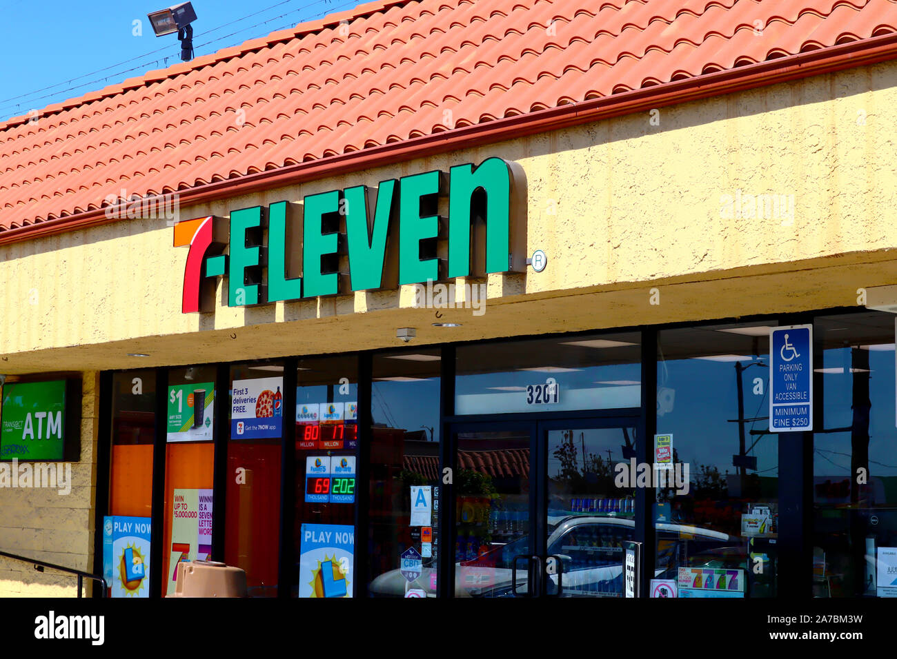 7-ELEVEN Sign, the famous convenience Store Food Stock Photo - Alamy