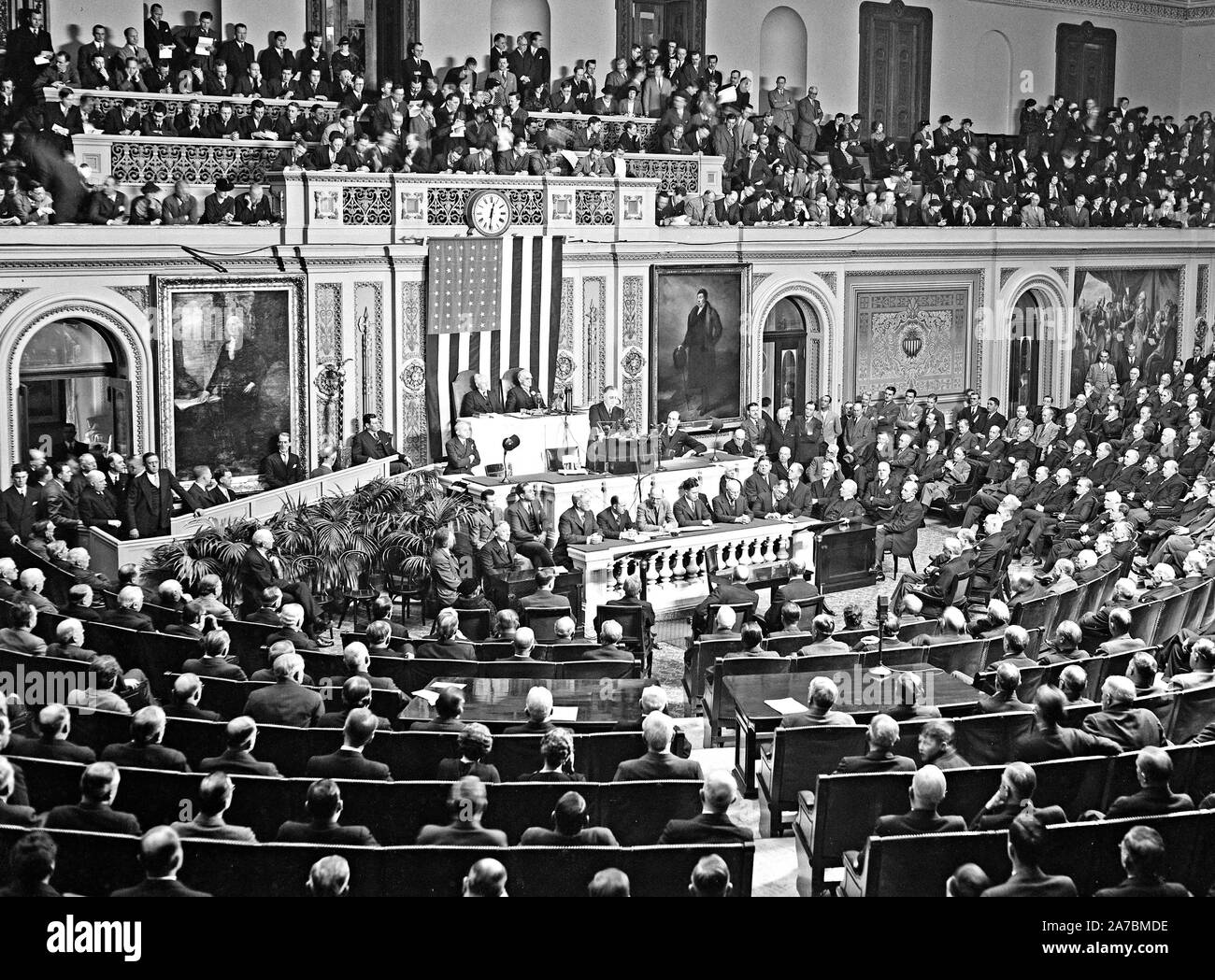 1935 franklin roosevelt speaking to congress hi-res stock photography ...