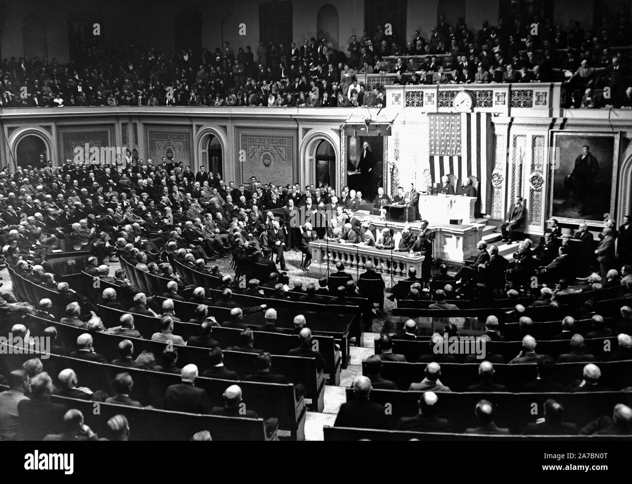President roosevelt speaks to congress 1933 hi-res stock photography ...