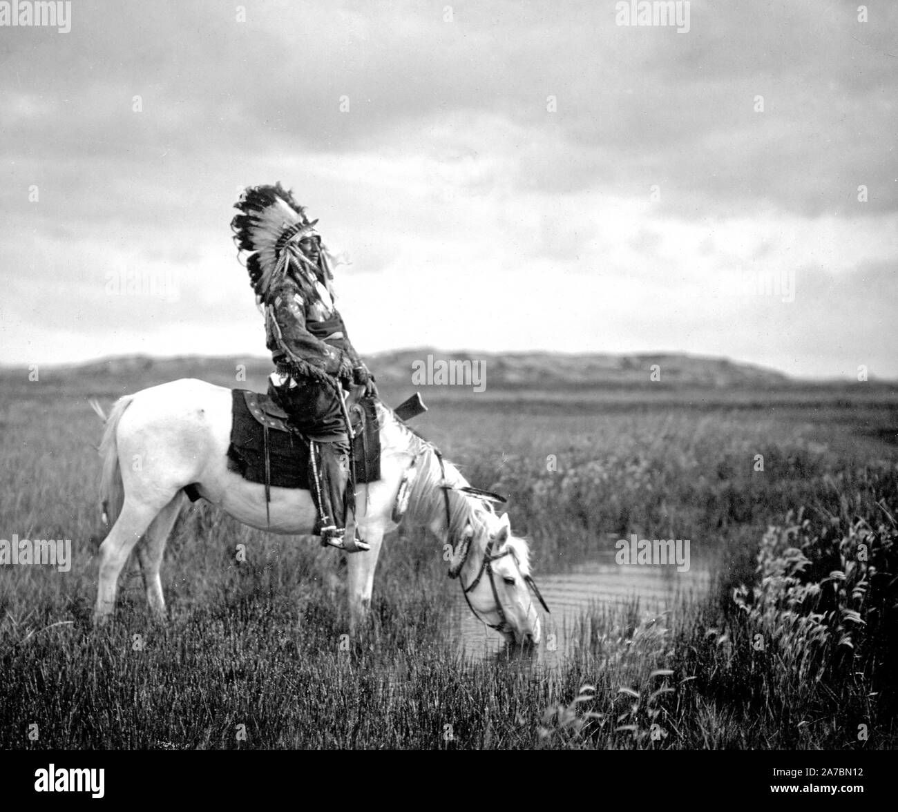 Edward S. Curtis Native American Indians - Red Hawk, an Oglala warrior ...