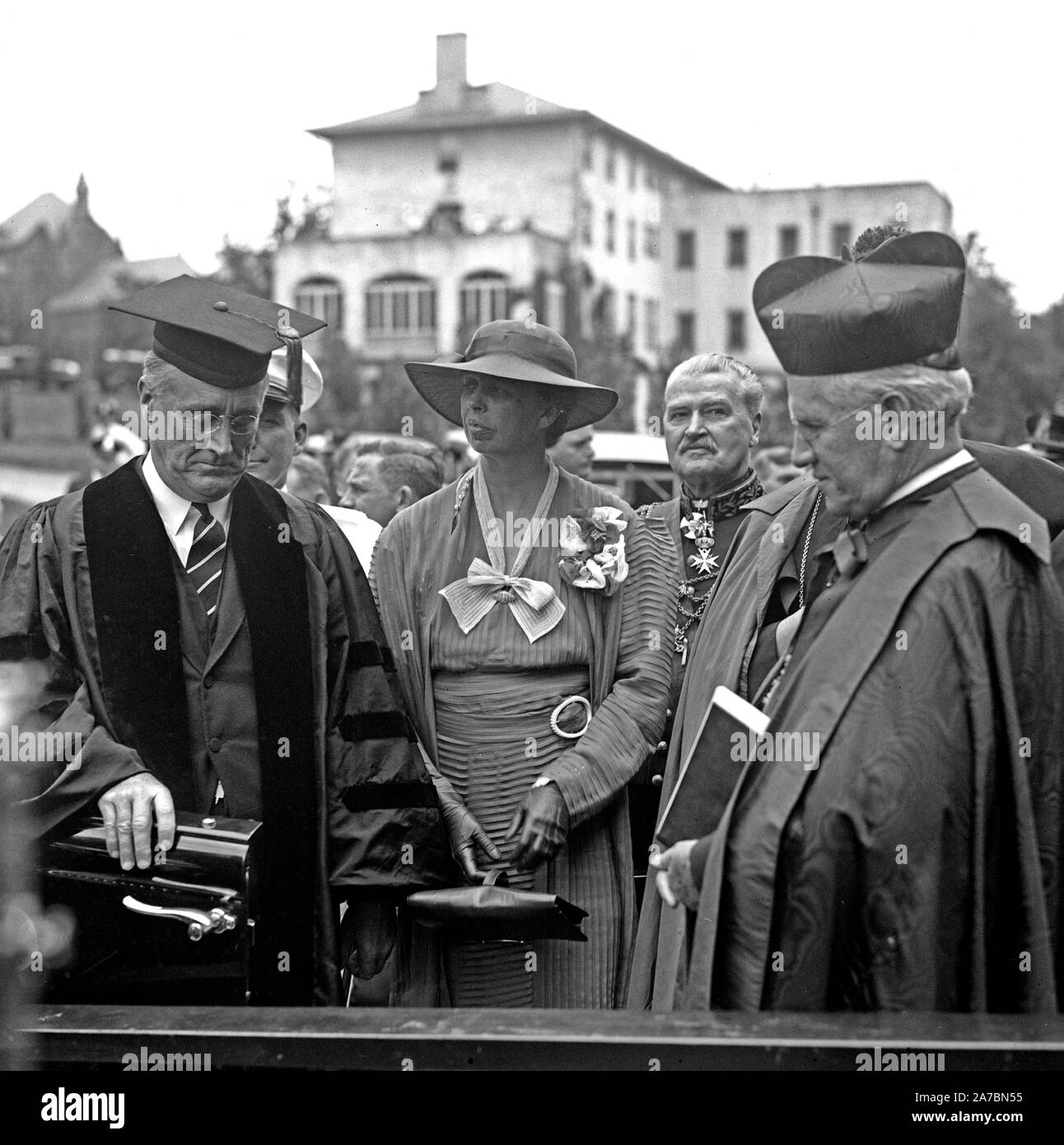 1933 president roosevelt in cap and gown hi-res stock photography and ...
