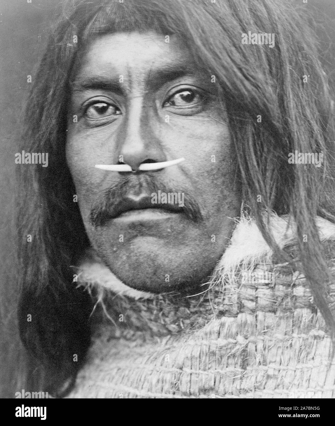 Edward S. Curtis Native American Indians - Qa hila, a Koprino man, bust ...