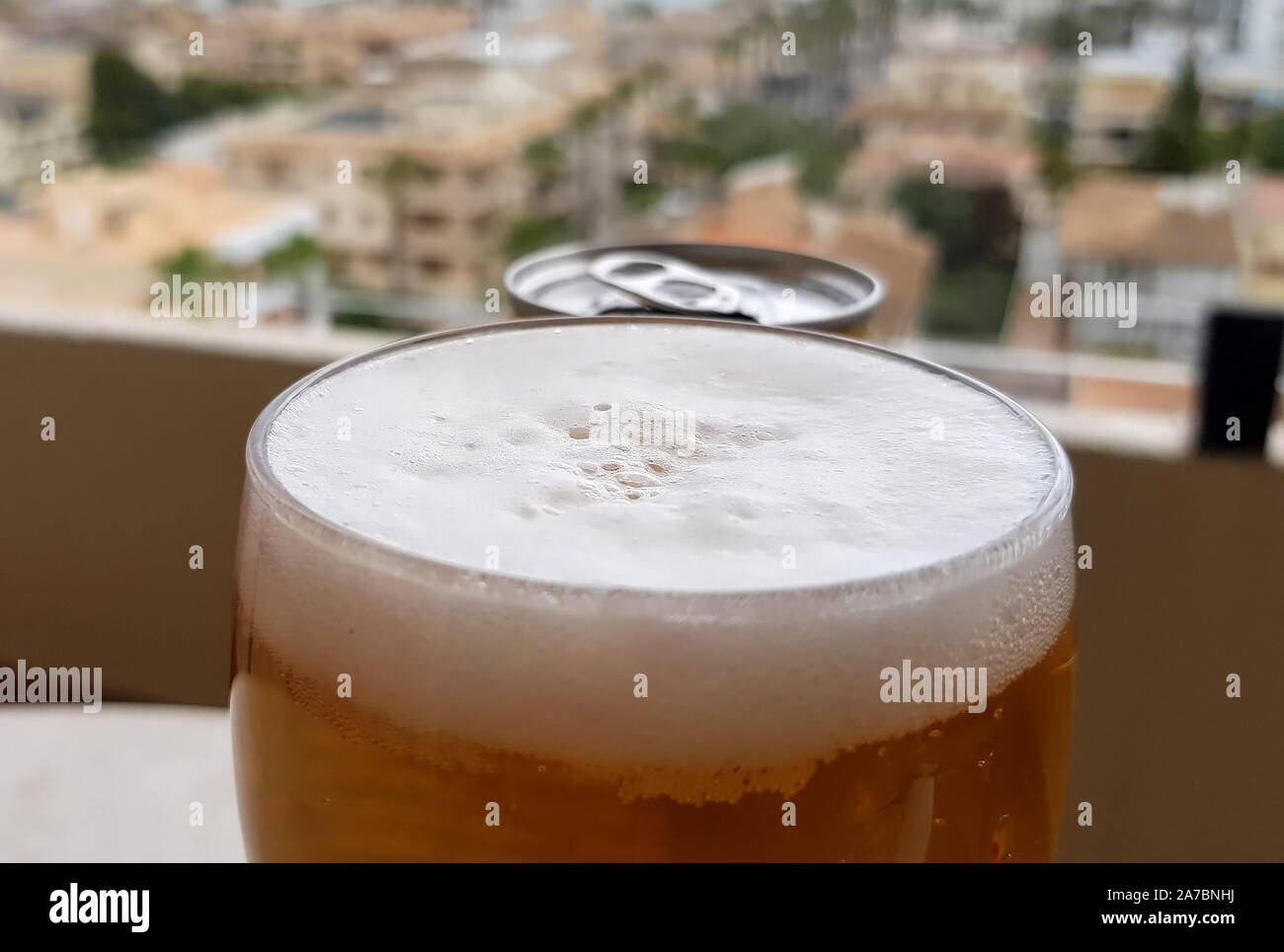 Sparkling beer in the glass Stock Photo - Alamy