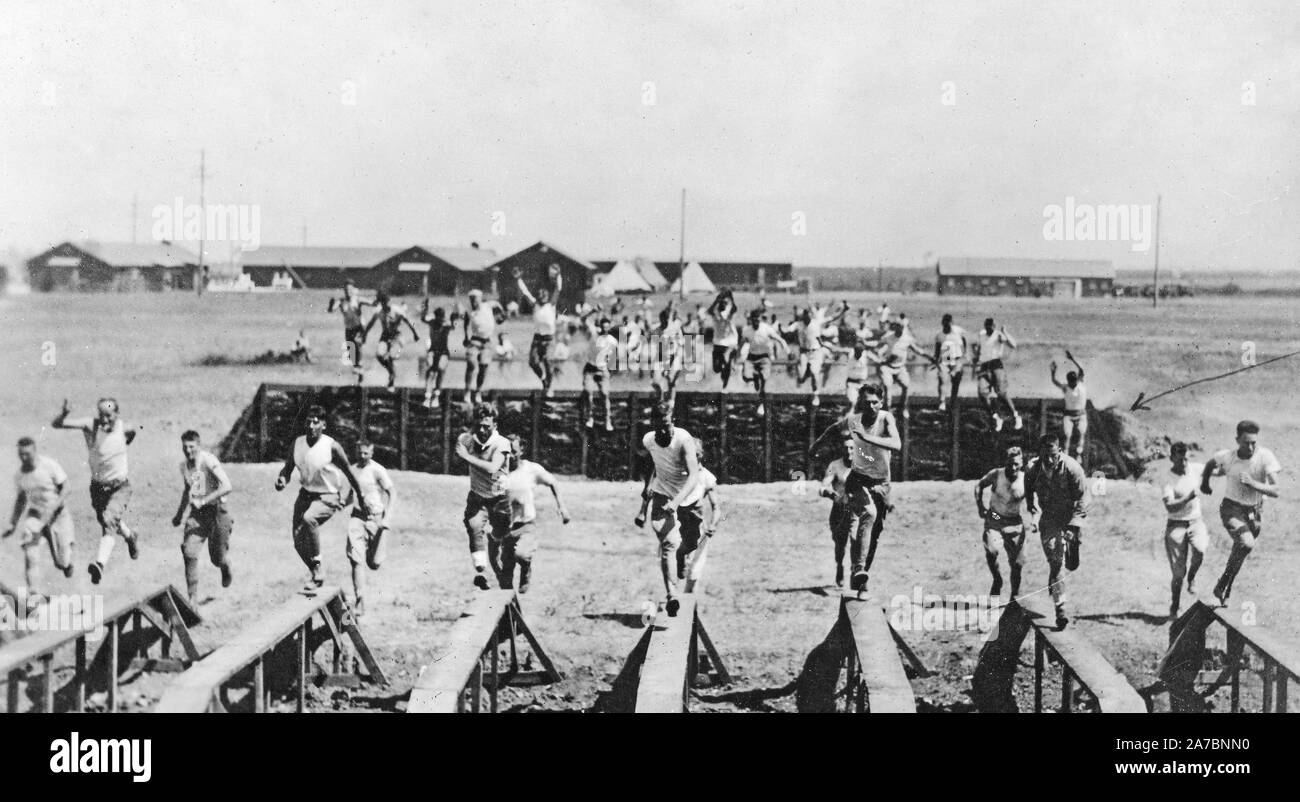 Military camps in world war i Black and White Stock Photos & Images - Alamy