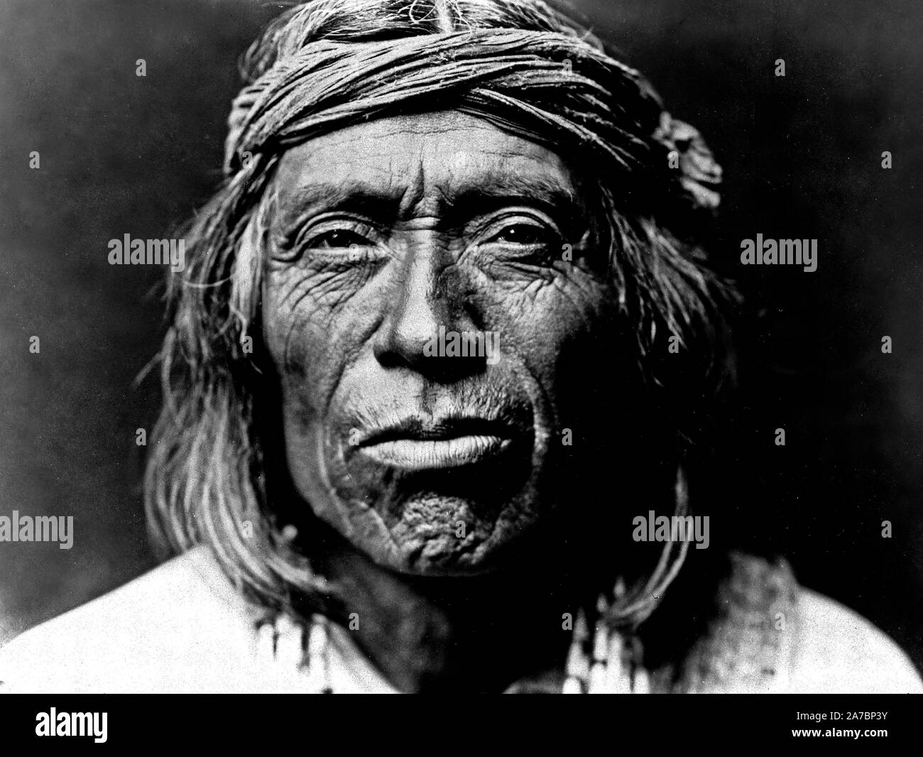 Early 1900s native american indian portrait Black and White Stock ...