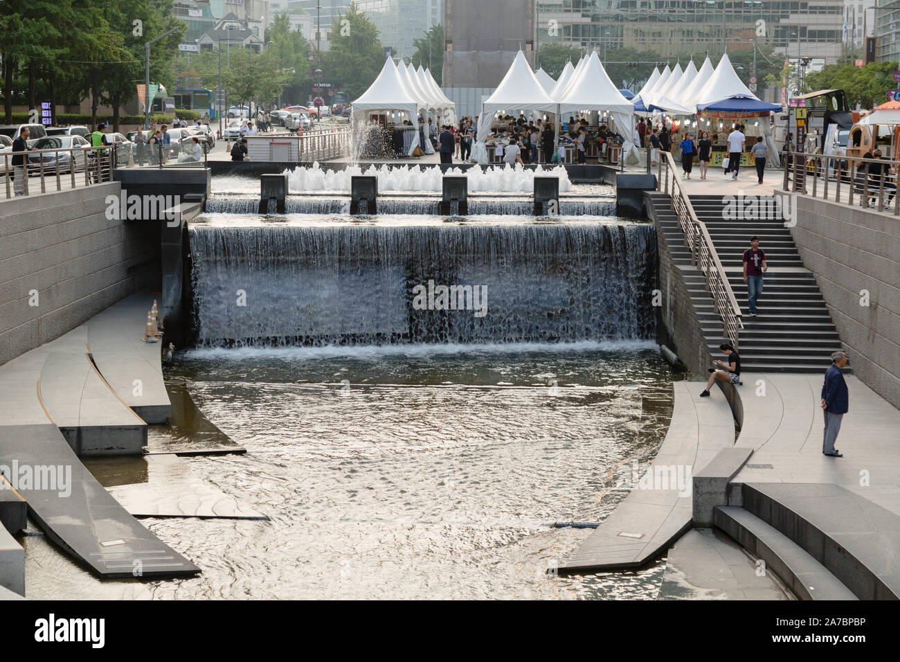 Seoul, South Korea. The locals and tourists gather at Cheonggye Plaza ...