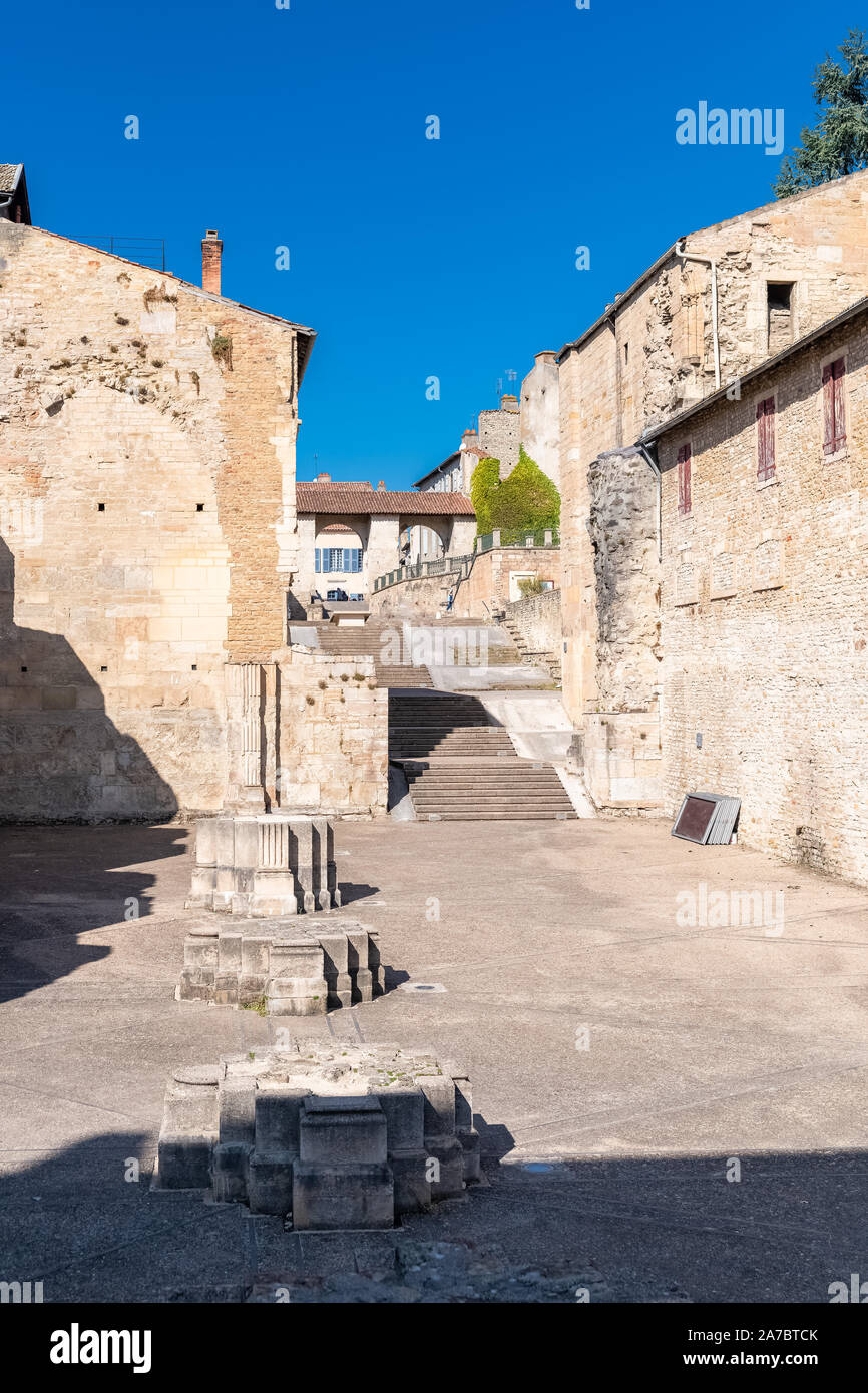 Order of cluny hi-res stock photography and images - Alamy