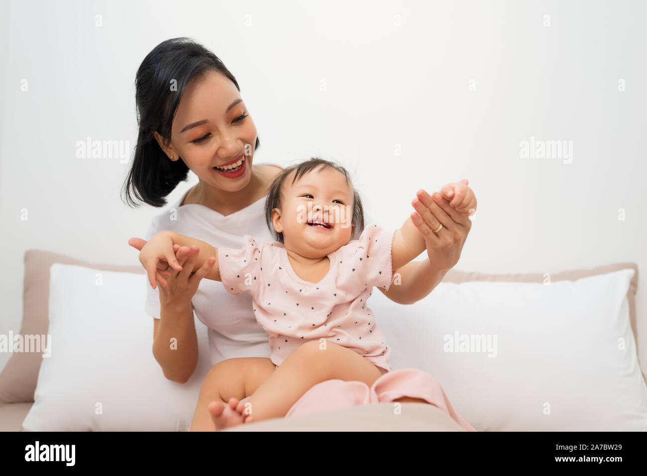 Japanese mom and child hi-res stock photography and images - Alamy