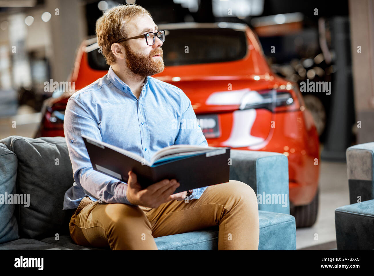 Choosing car hi-res stock photography and images - Alamy