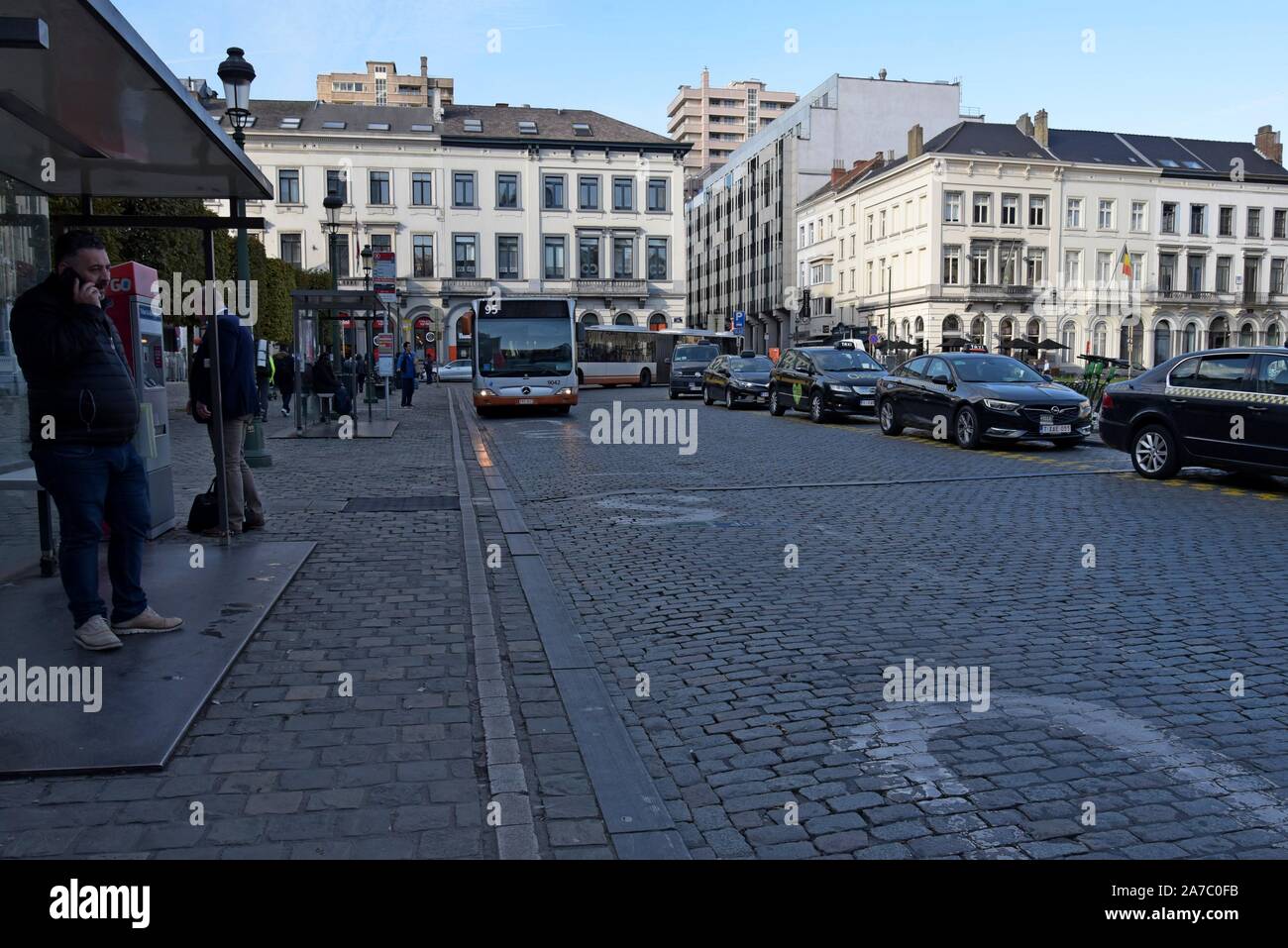 Bus stop parliament square hi-res stock photography and images - Alamy