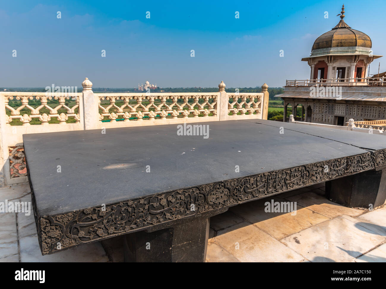 The Throne of Jahangir/Takht-i-Jahangir was built by Mughal emperor ...