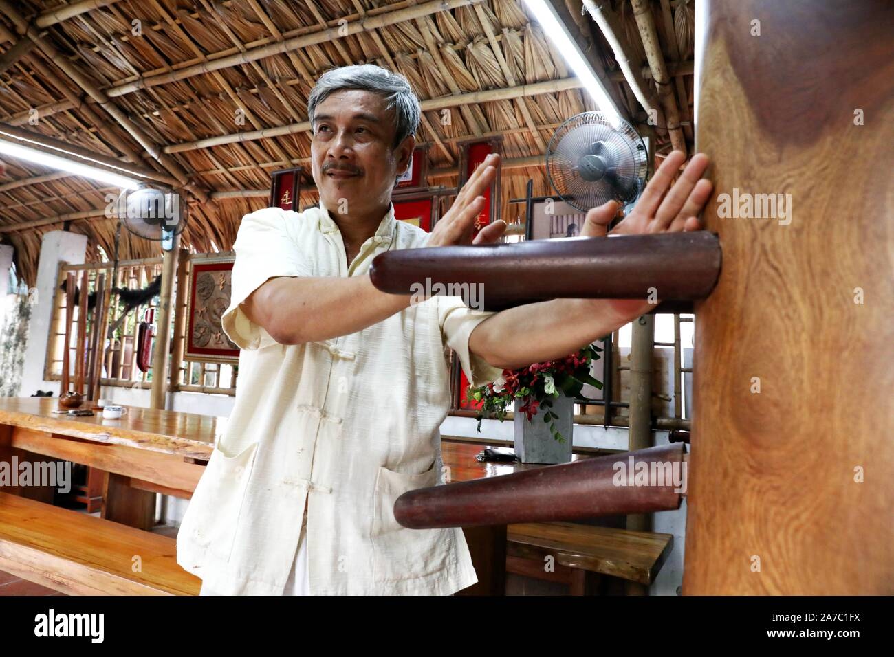Vietnamese patients hi-res stock photography and images - Alamy
