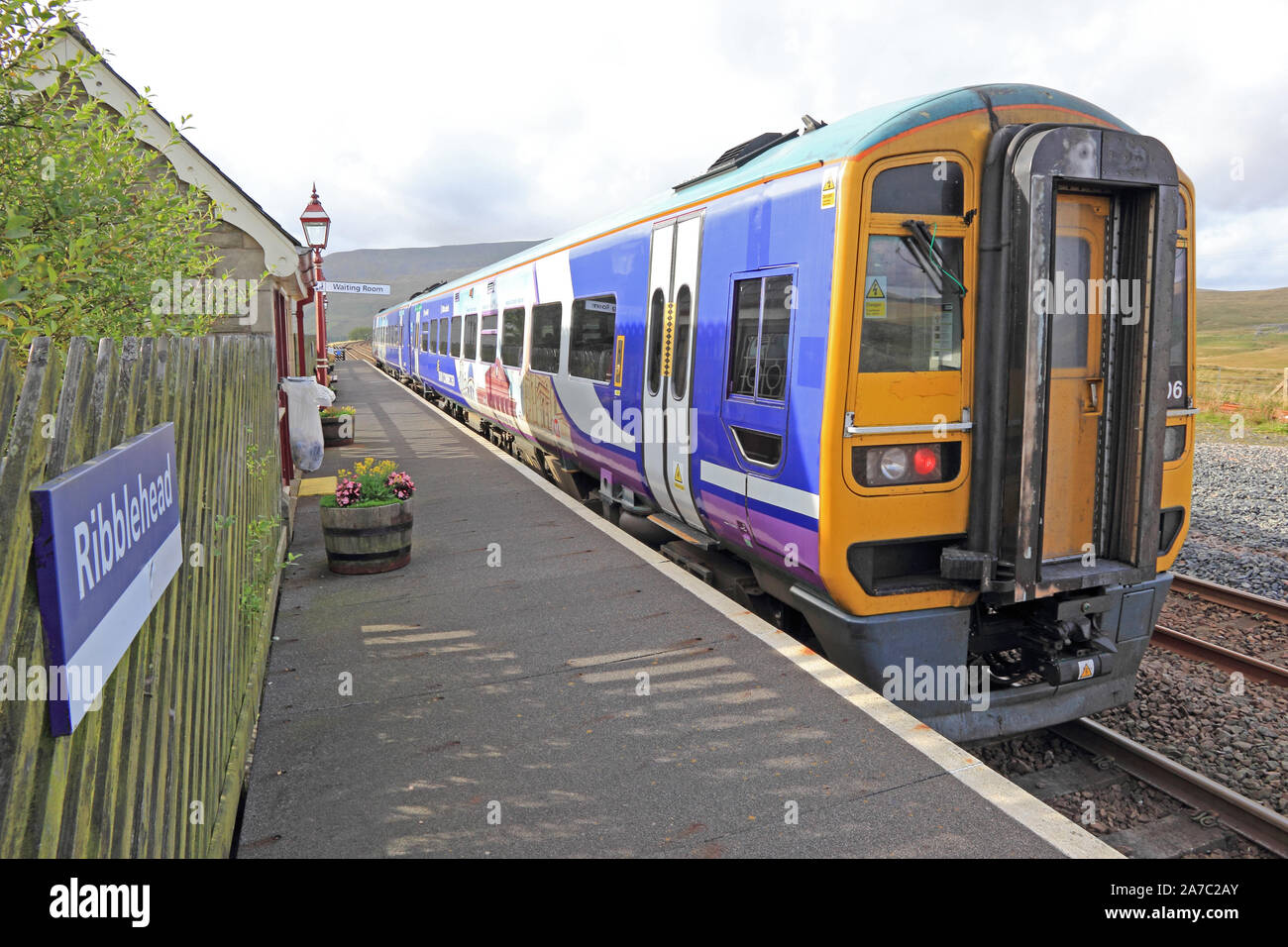 Northern rail sprinter train hi-res stock photography and images - Alamy