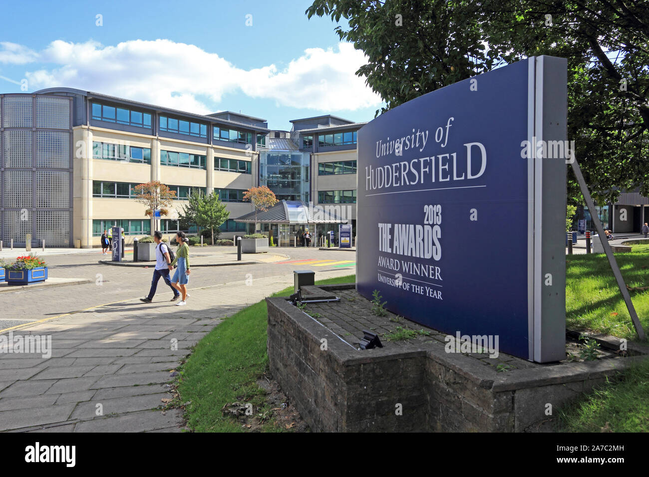 Huddersfield buildings hi-res stock photography and images - Alamy