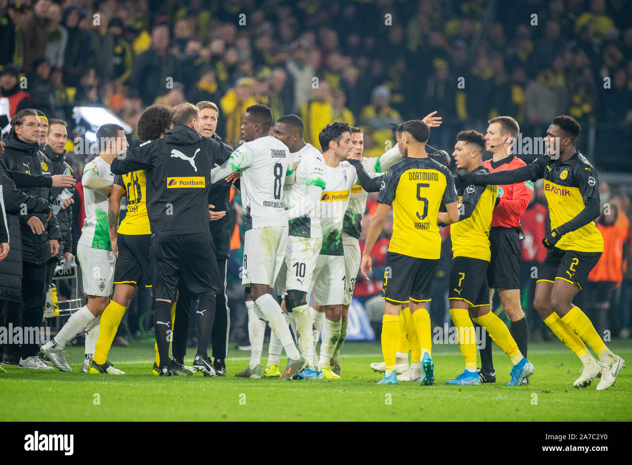 Bvb borussia dortmund formation hi-res stock photography and images - Alamy