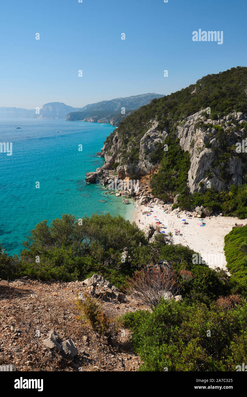Small beaches hi-res stock photography and images - Alamy