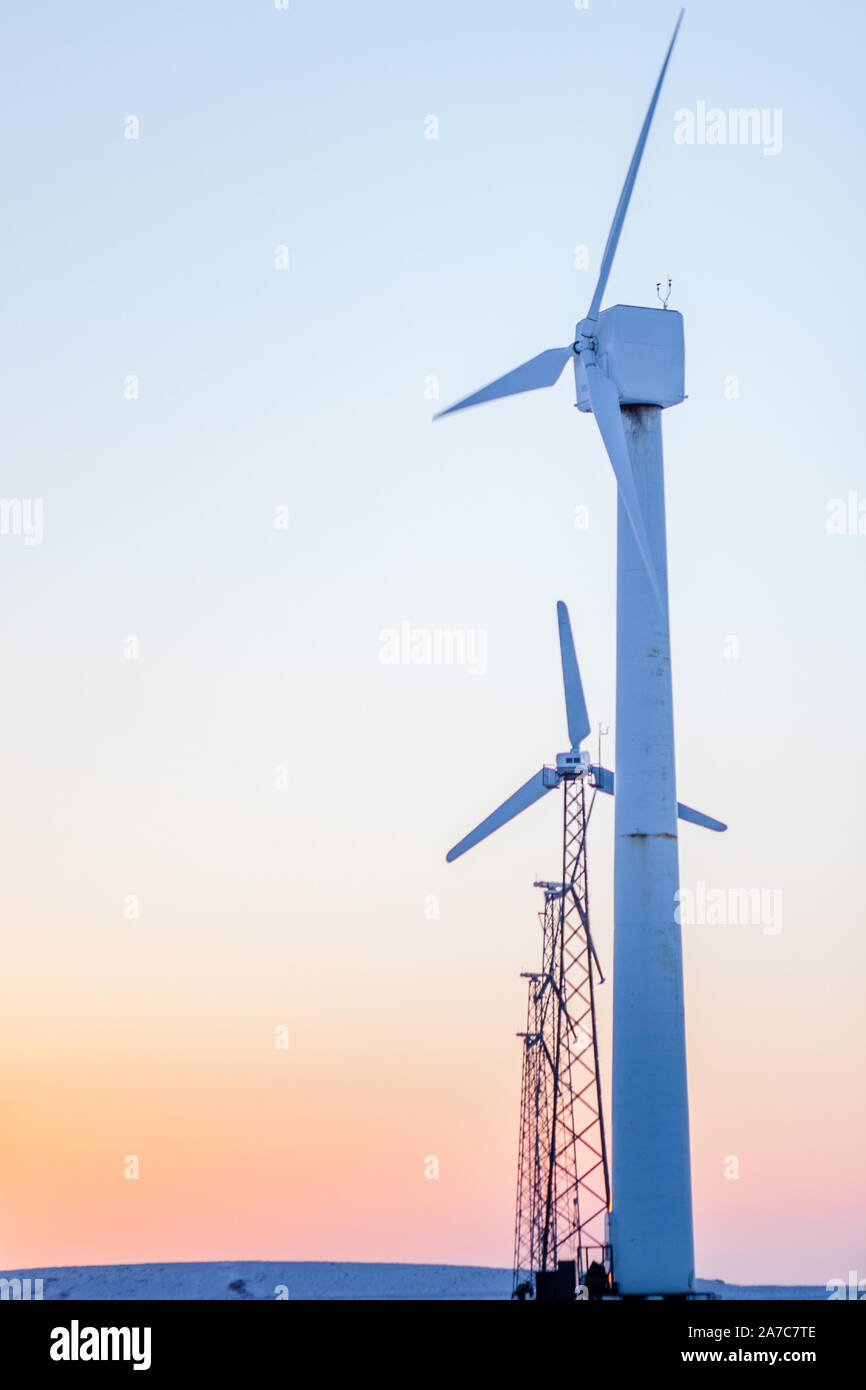 Wind powered electric generators hi-res stock photography and images ...
