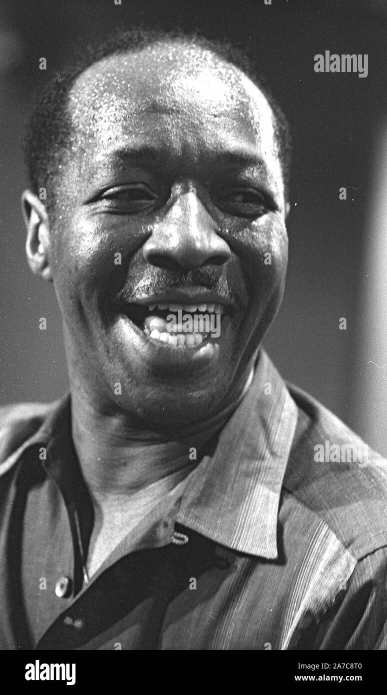 Singer photograph Black and White Stock Photos & Images - Alamy