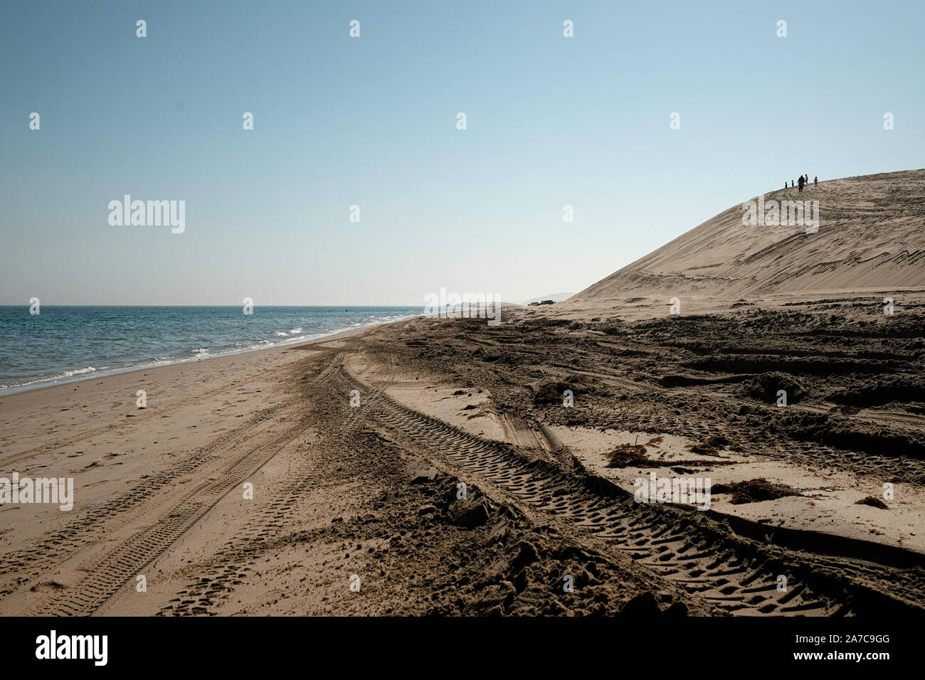 Qatar Sealine Beach High Resolution Stock Photography and Images - Alamy