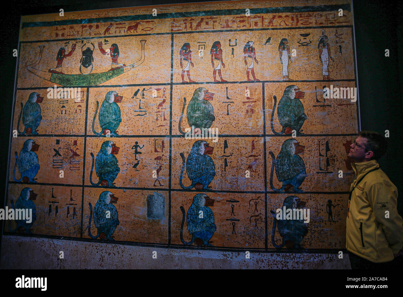 Tutankhamun tomb artefacts hi-res stock photography and images - Alamy