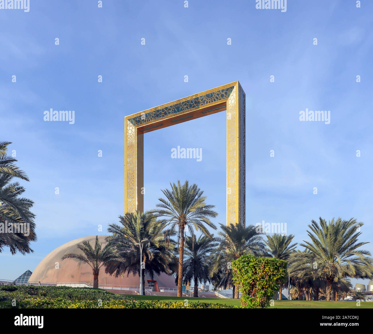 Dubai frame architecture hi-res stock photography and images - Alamy
