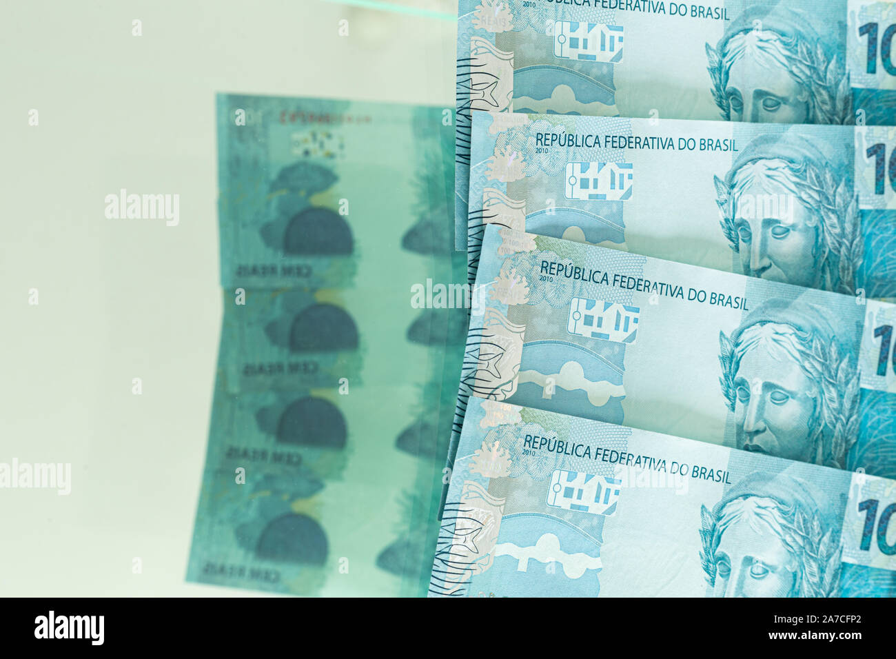 Brazilian money, High denomination banknotes 100 reais Stock Photo - Alamy