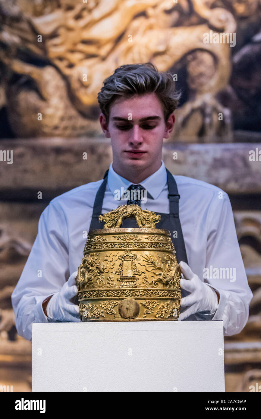 William randolph hearst art collection hi-res stock photography and ...