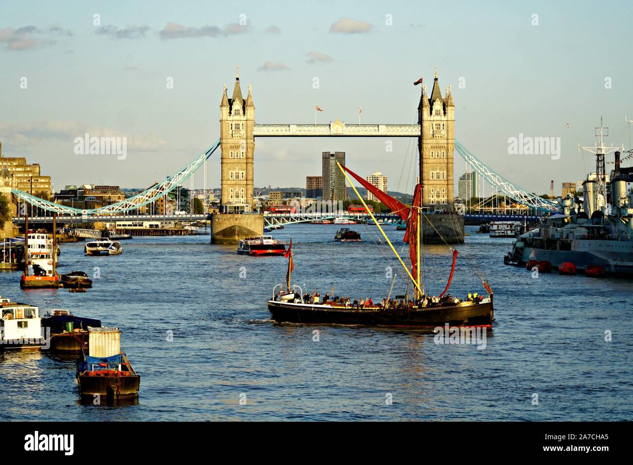 London bridge is opening Stock Photo - Alamy