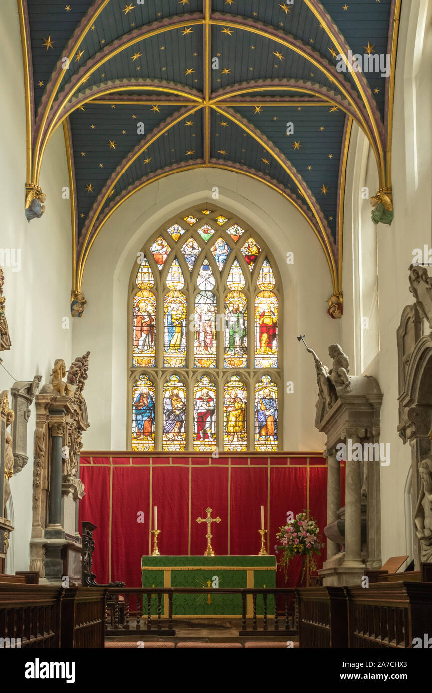 St Mary's Church, a historic parish church in Amersham Old Town ...